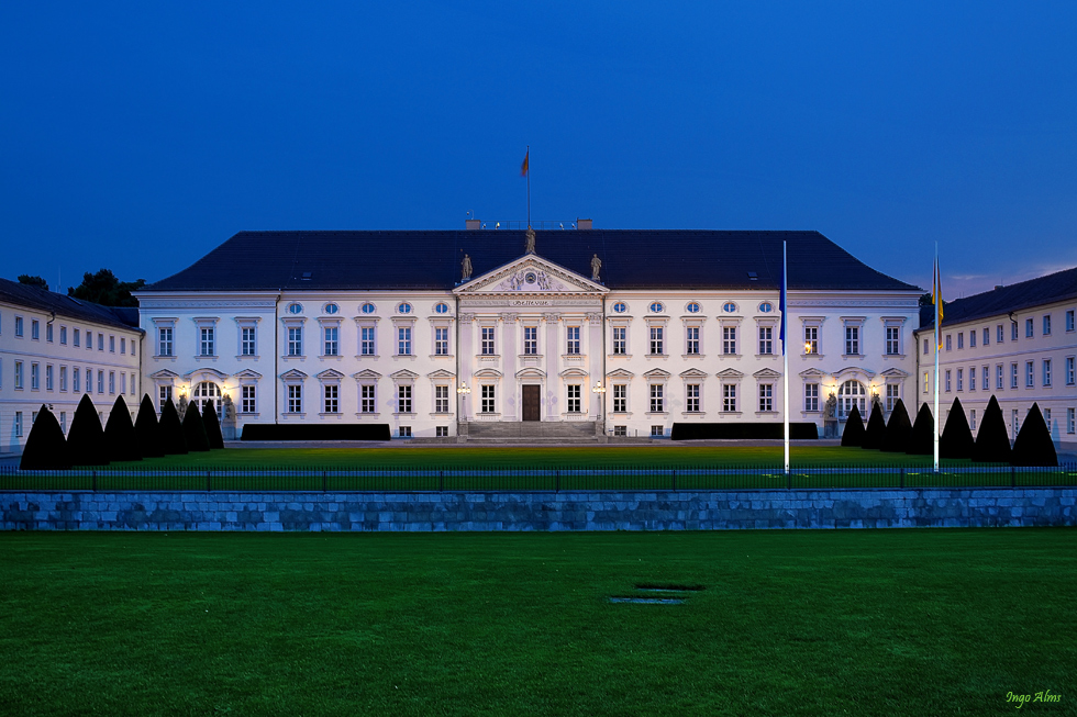 Schloß Bellevue in Berlin Foto & Bild | architektur, architektur bei ...