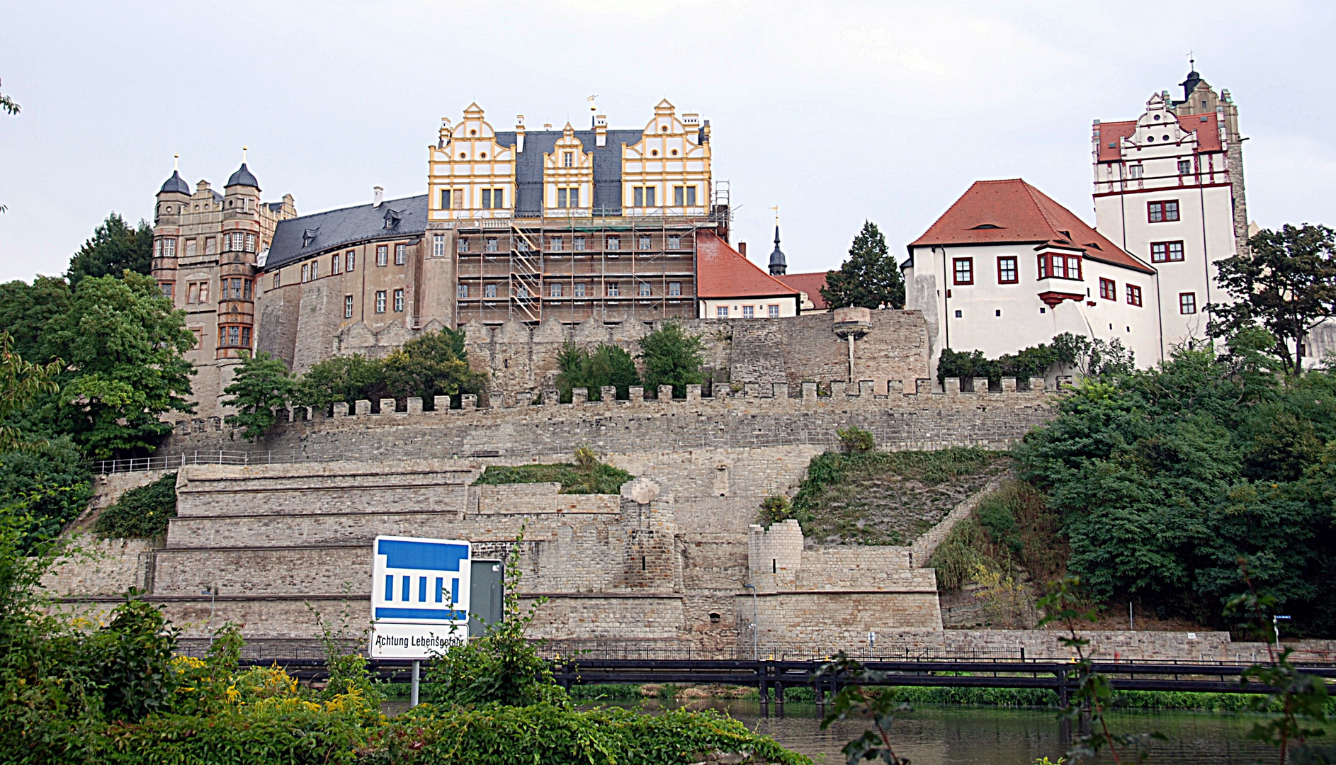 Schloss Bernburg Foto & Bild | archiv - kritik am bild, kritik am bild ...