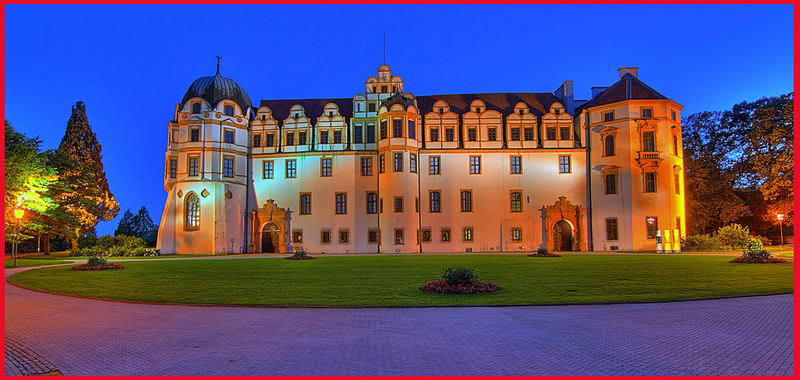 Schloss Celle zur blauen Stunde Foto & Bild | architektur, architektur ...