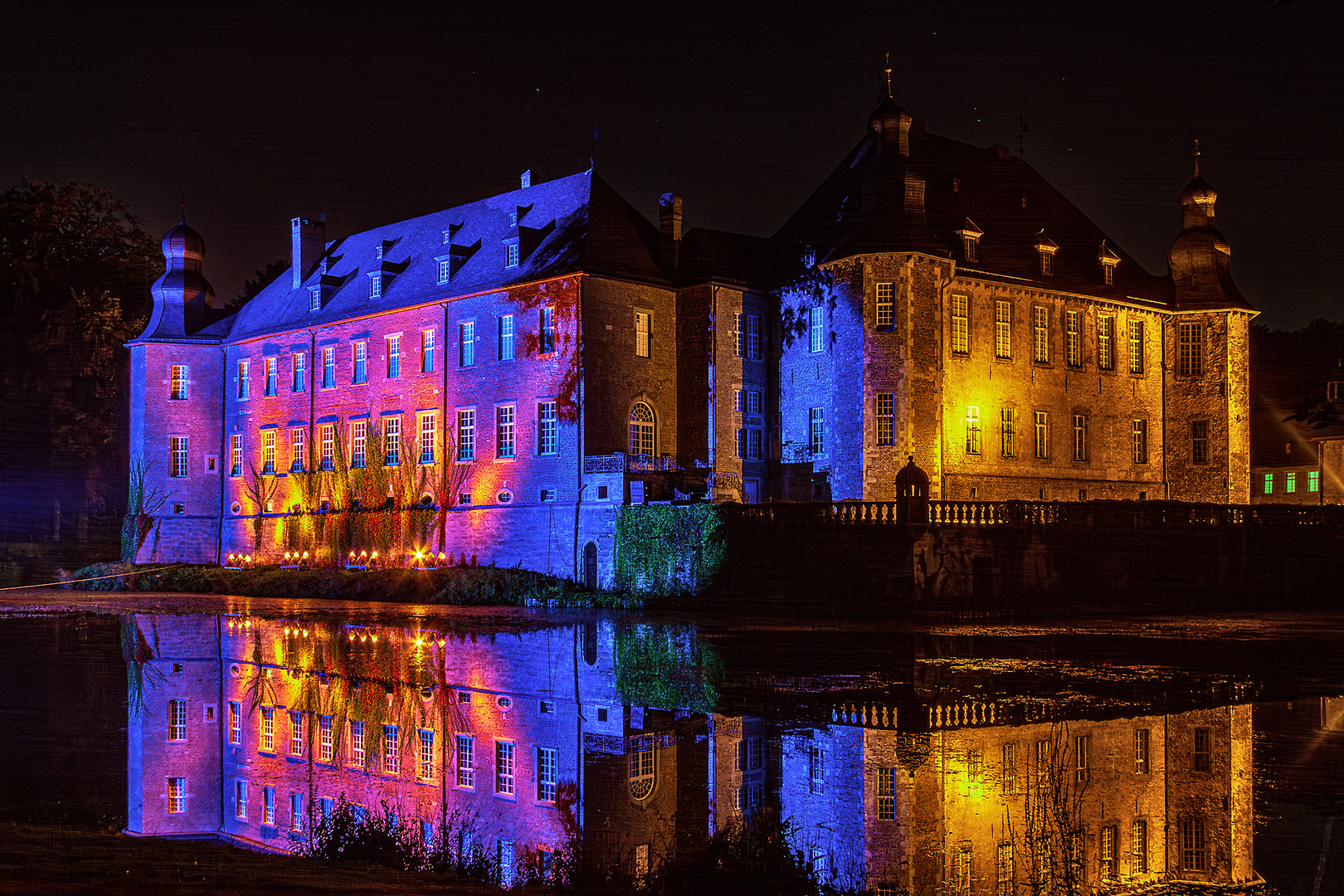 Schloss Dyck Foto & Bild | architektur, architektur bei nacht ...