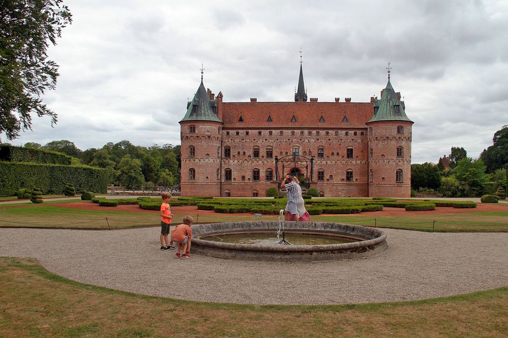 Schloss Egeskov Foto & Bild | europe, scandinavia, denmark Bilder auf ...