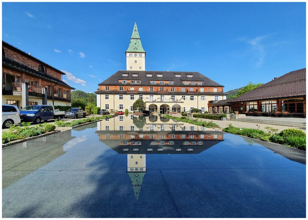 Schloss Elmau Foto & Bild | architektur, alpen, spiegelungen Bilder auf ...