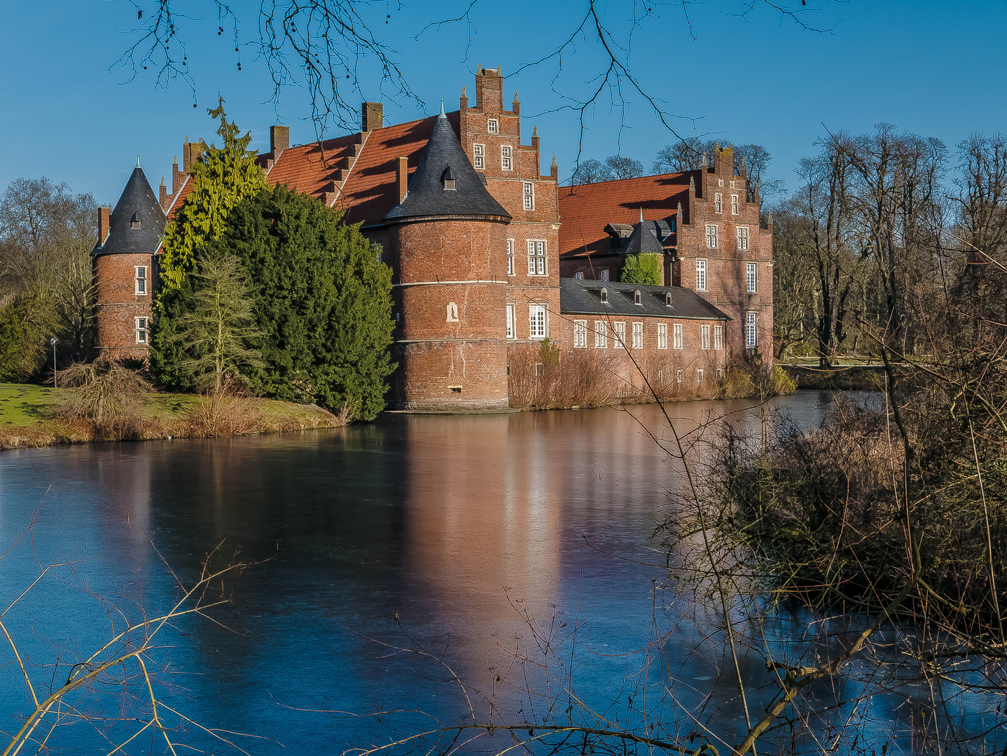 Schloss Herten Foto & Bild | eis, architektur, spiegelung Bilder auf ...