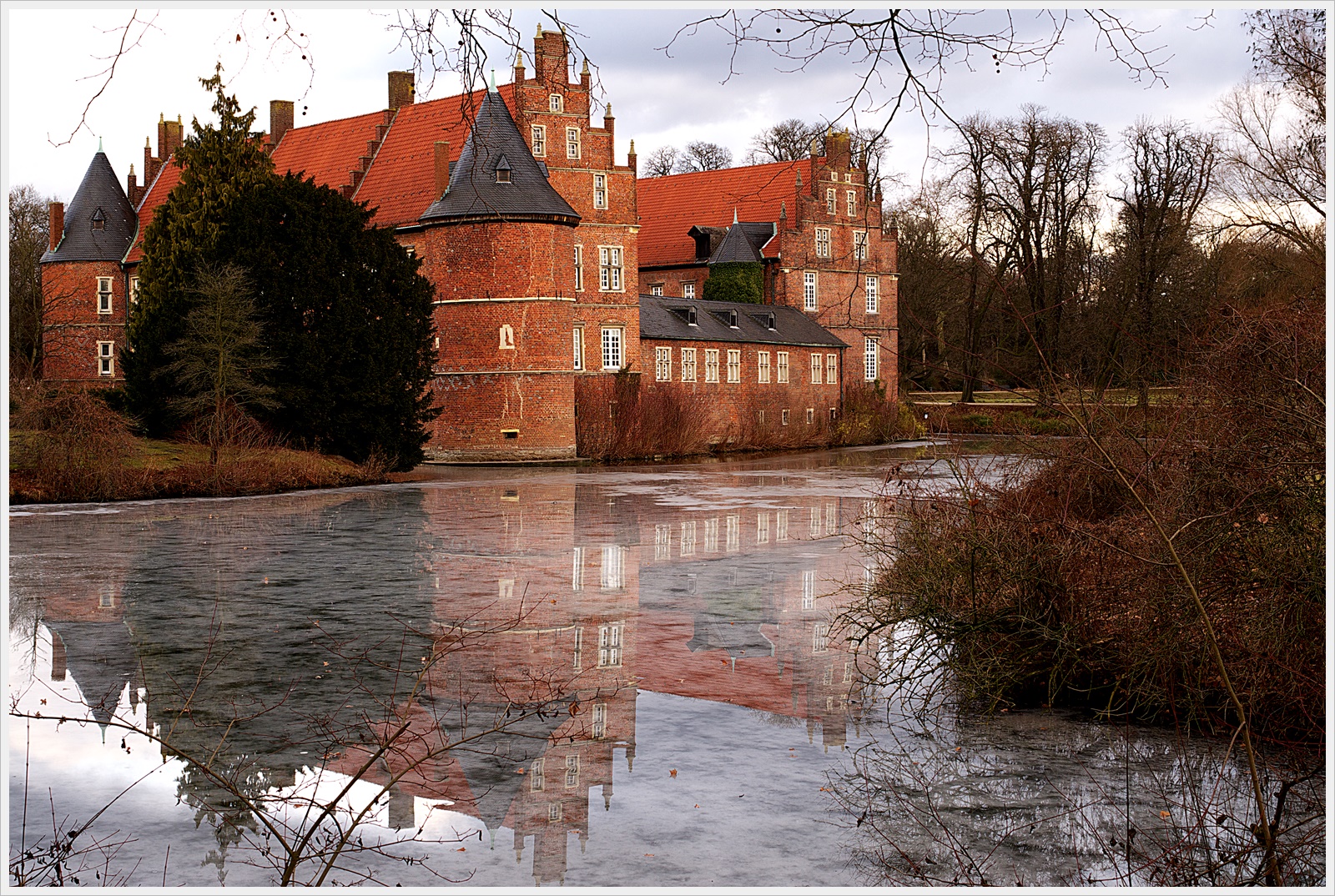 Schloss Herten ..im Januar Foto & Bild | architektur, stadtlandschaft ...