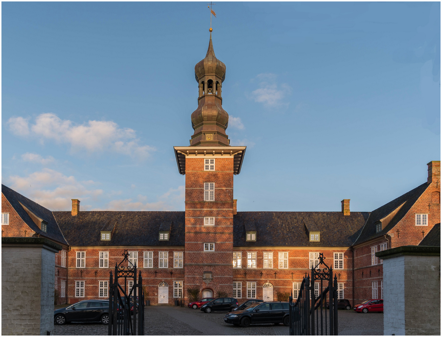 Schloss Husum Foto & Bild | world, hafen, abend Bilder auf fotocommunity