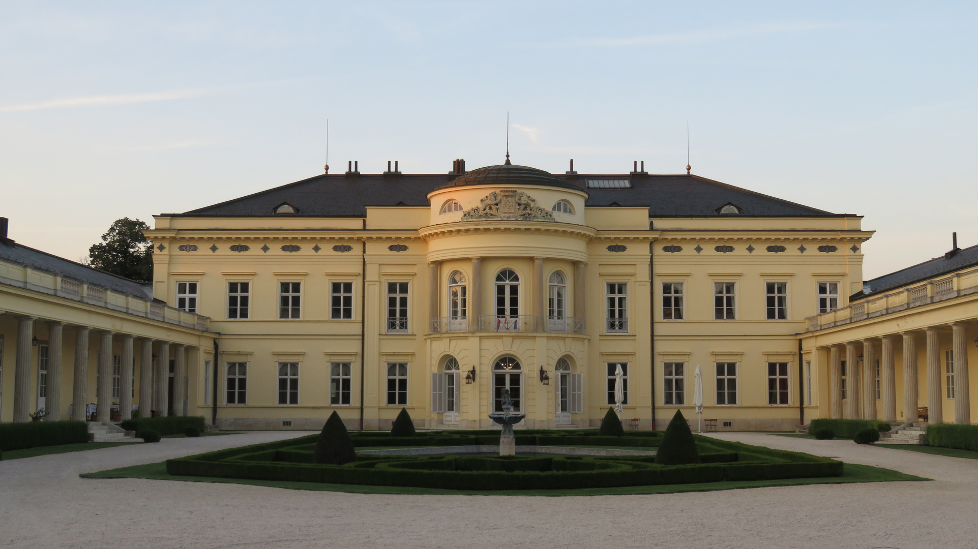 Schloß Karolyi Foto & Bild | world, europe, hungary Bilder auf ...