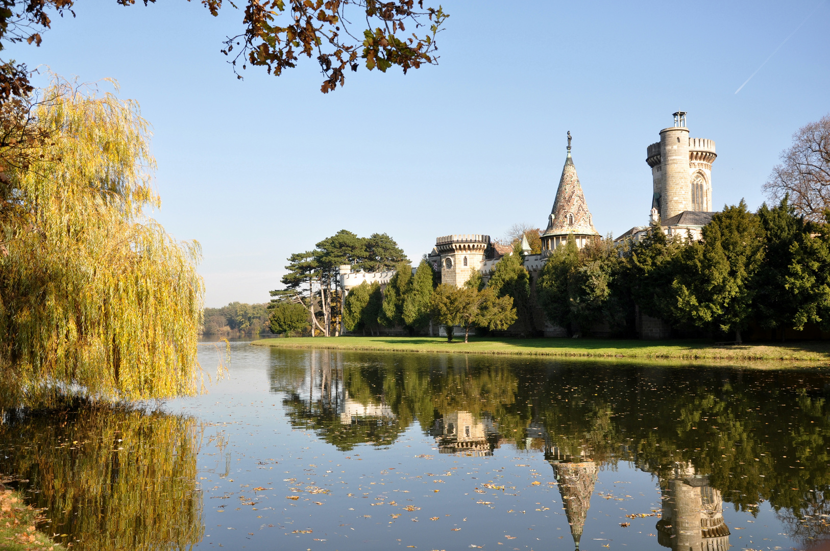 Schloss Laxenburg Foto & Bild | landschaft, garten- & parklandschaften ...