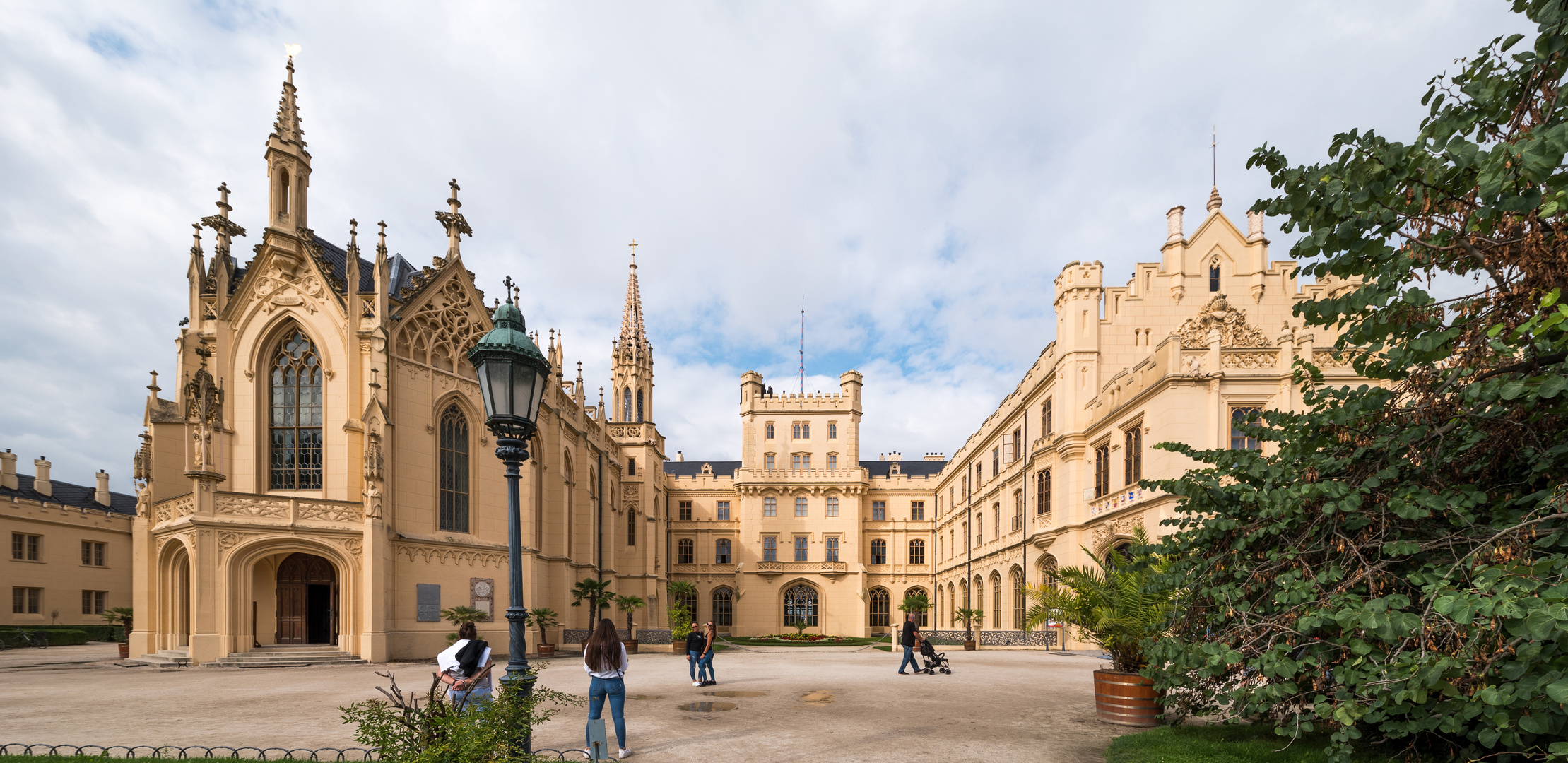 Schloss Lednice Foto & Bild | architektur, schlösser & burgen ...