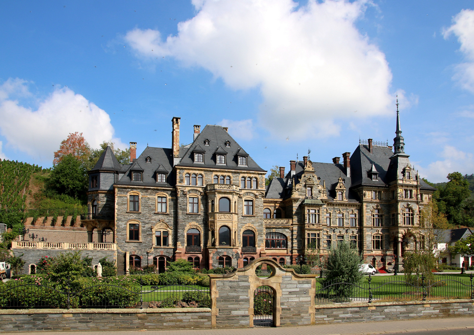 Schloss Lieser Foto & Bild | architektur, deutschland, europe Bilder ...