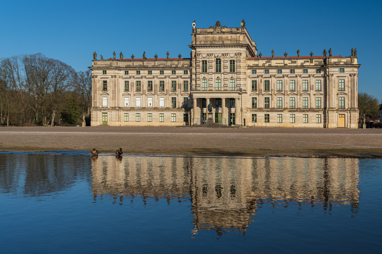 Schloss Ludwigslust Foto & Bild | architektur, deutschland, europe ...