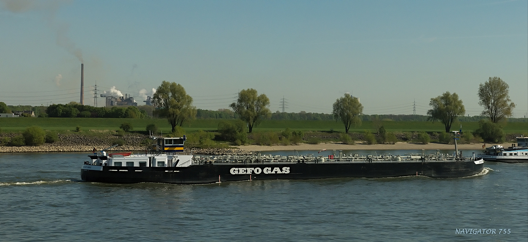 SCHLOSS MAINAU / GASTANKER Foto & Bild | schiffe und seewege ...