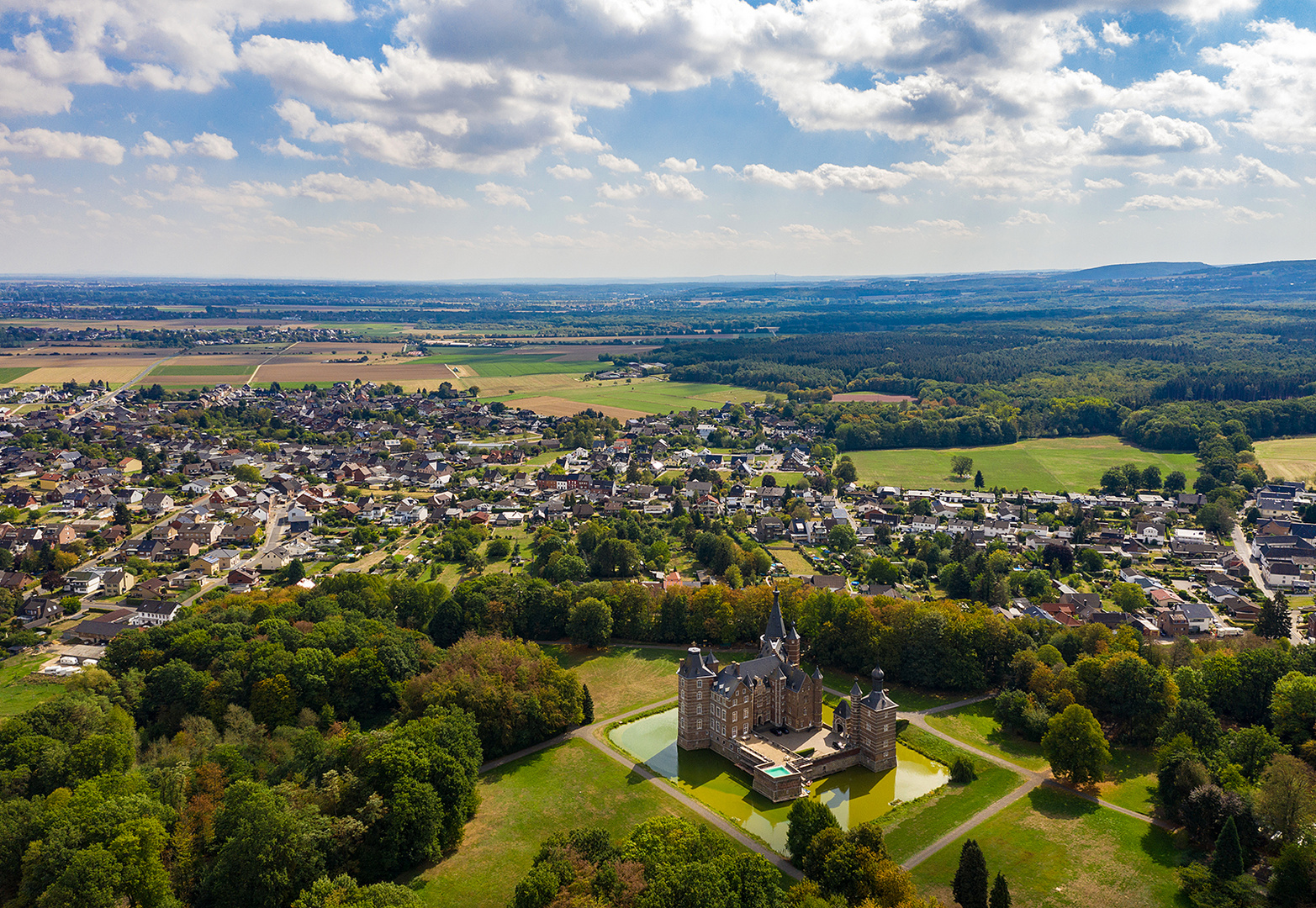 Schloss Merode Foto & Bild | wasser, schloss, landschaft Bilder auf ...
