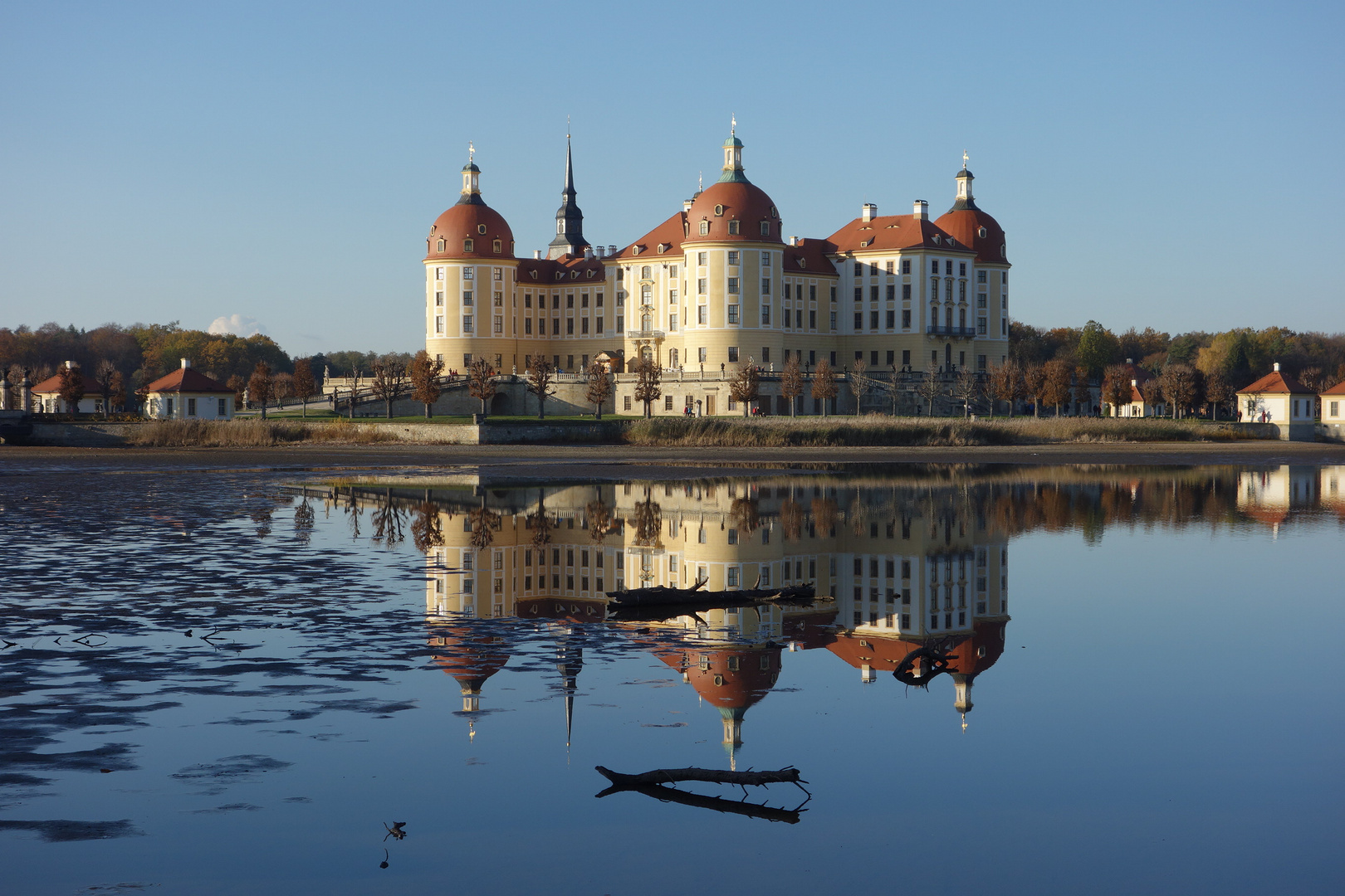 Schloss Moritzburg bei Dresden Foto & Bild | architektur, stilepochen ...