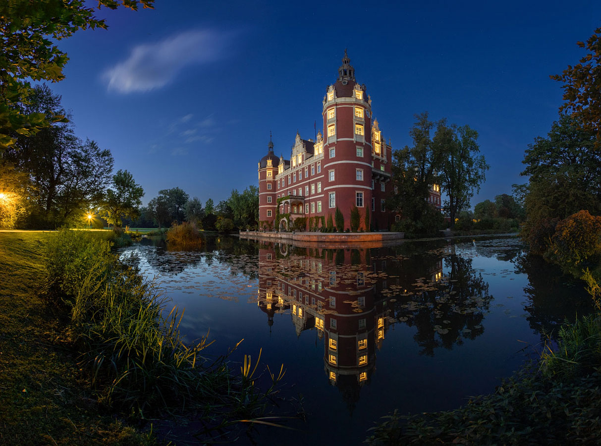 Schloss Muskau im Fürst Pückler Park in Bad Muskau Foto & Bild | fotos ...