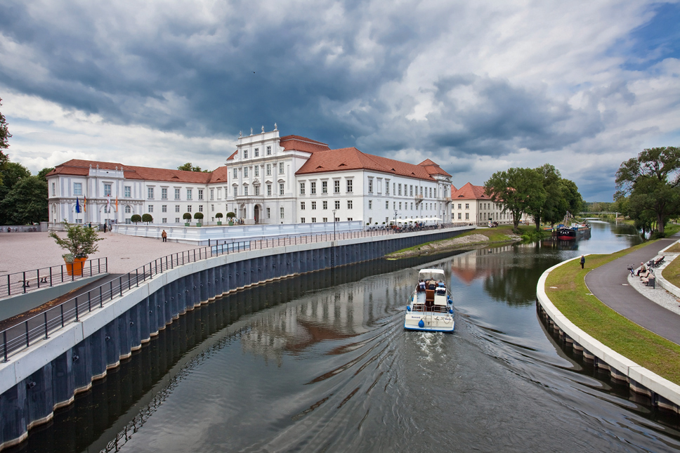 Schloss Oranienburg Foto & Bild | deutschland, europe, brandenburg ...