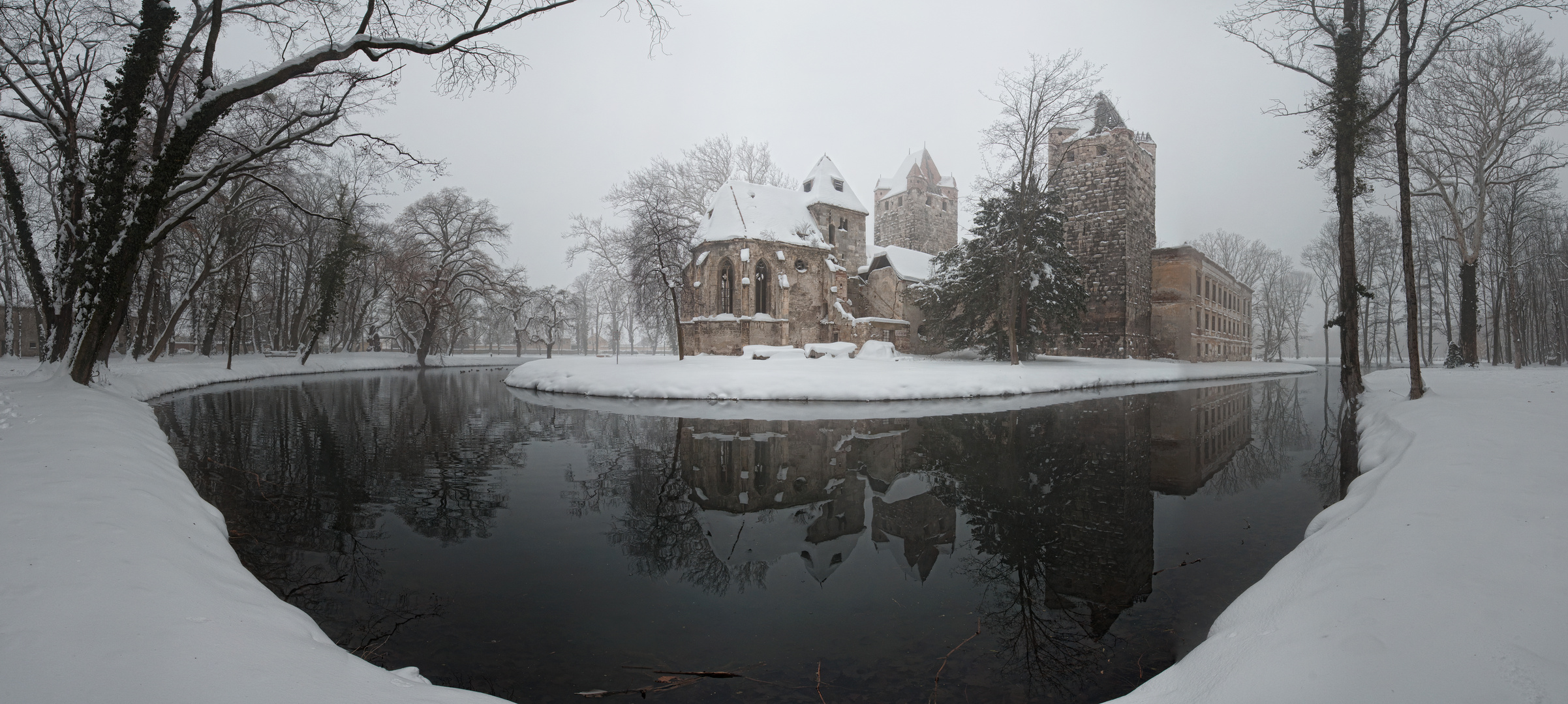 Schloss Pottendorf Panorama 1 Foto & Bild | architektur, lost places ...