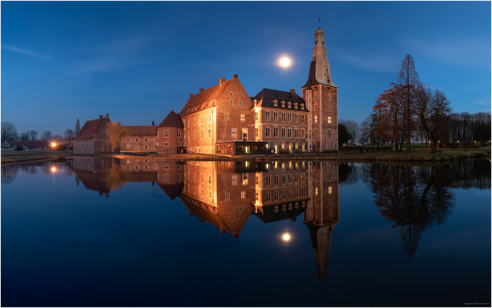 Schloss Raesfeld Foto & Bild | architektur, architektur bei nacht ...