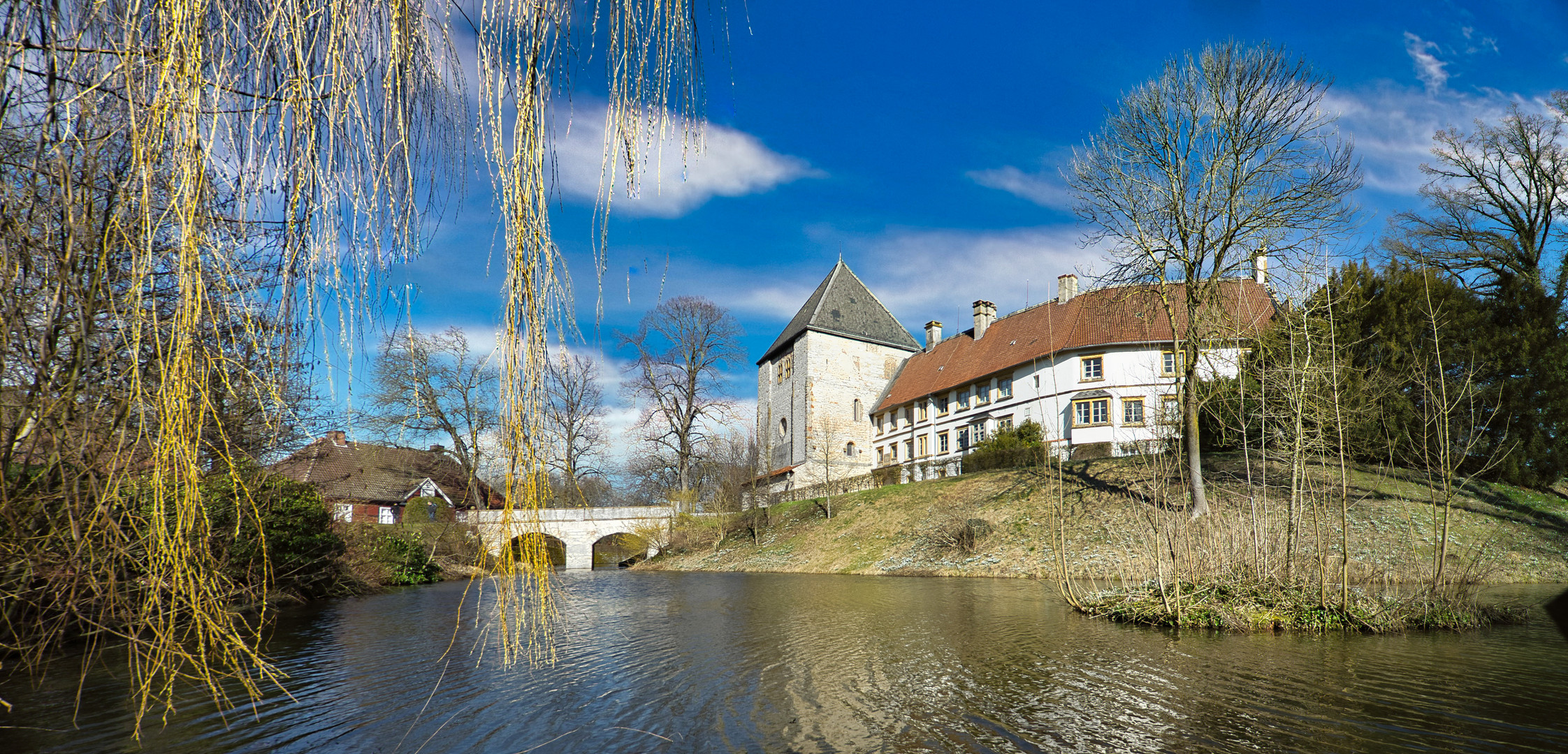 Schloss Rheda Foto & Bild | bäume, burg, historisches Bilder auf ...