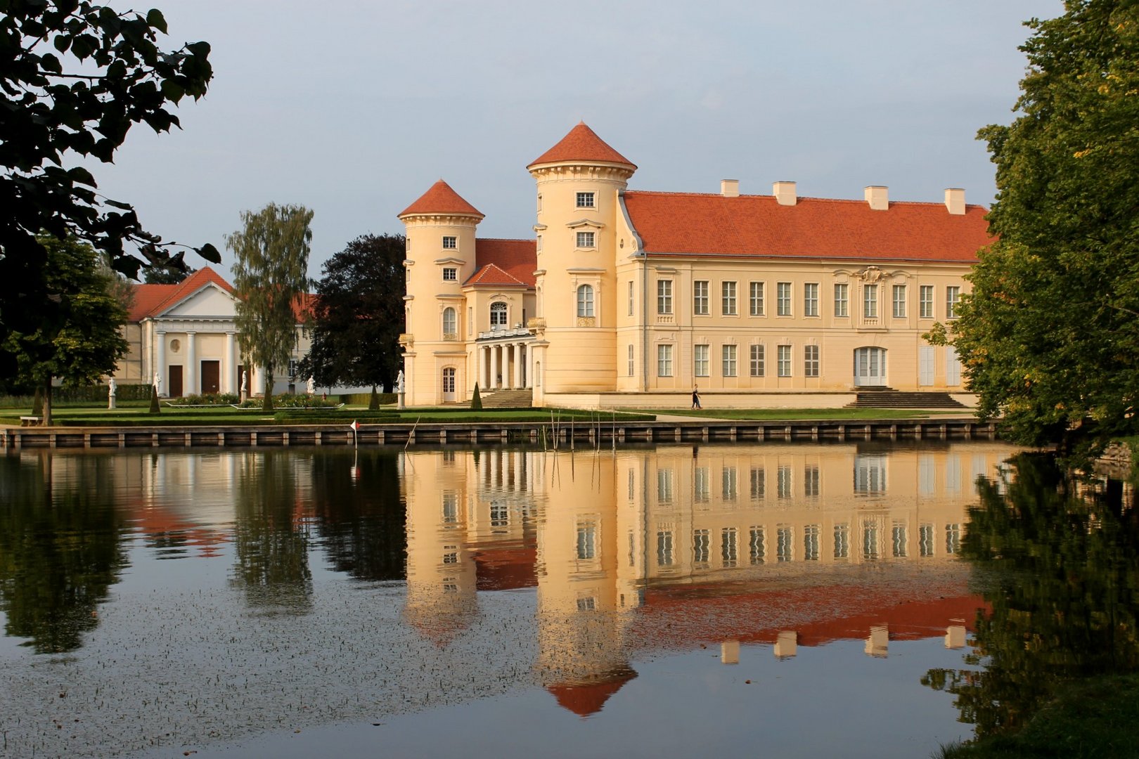 Schloß Rheinsberg Foto & Bild | brandenburg, fassaden, historisches ...