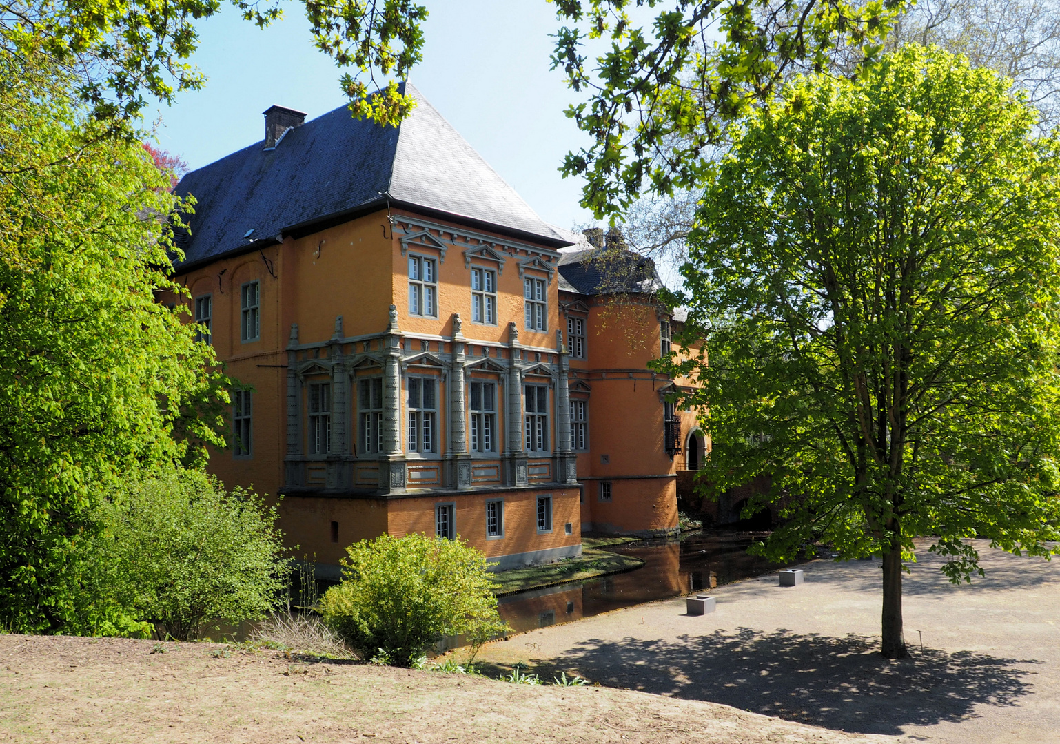 Schloss Rheydt... Foto & Bild | fotos, schloss, gebäude Bilder auf ...
