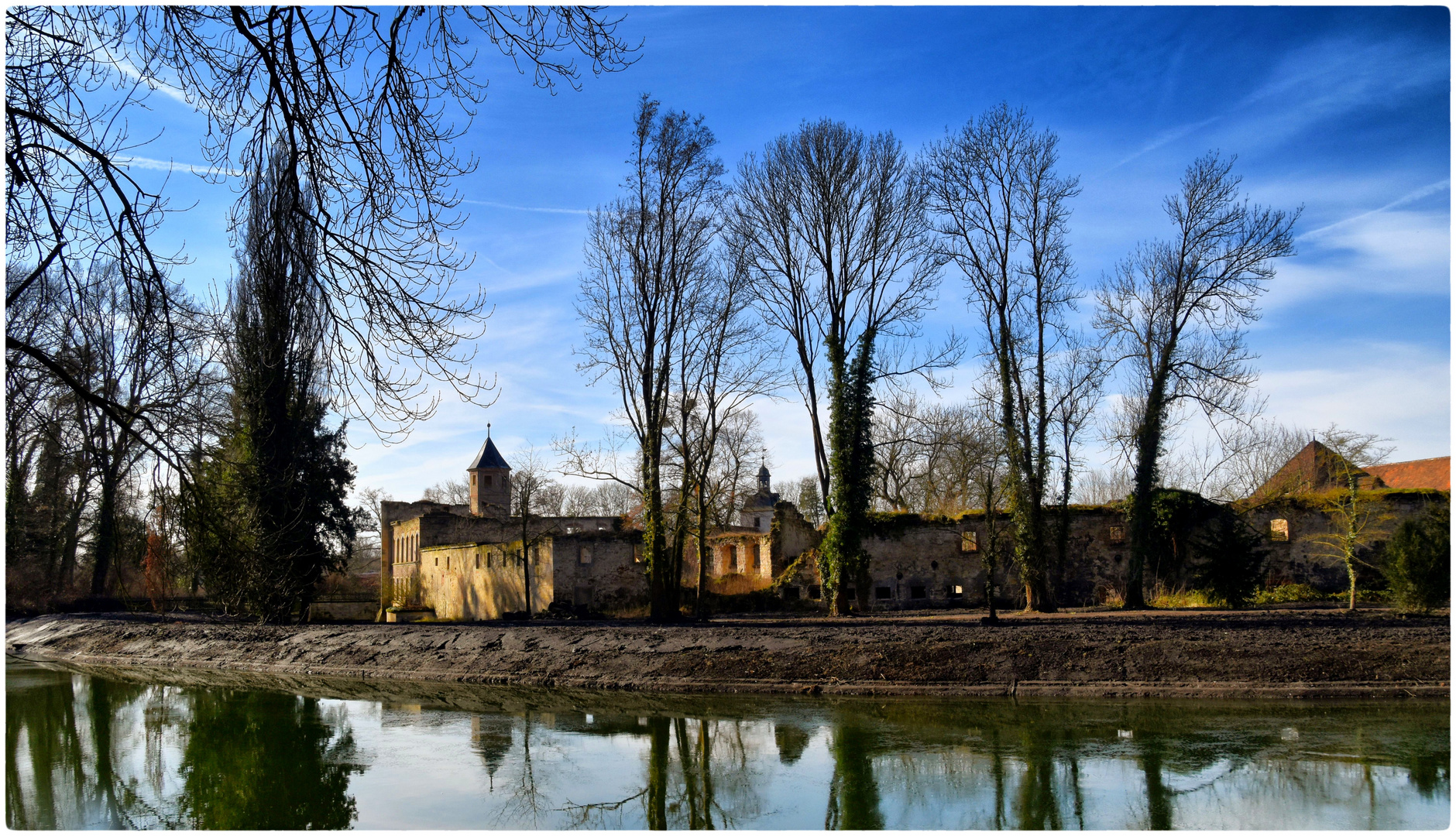 Schloss-Ruine Harbke 1 Foto & Bild | architektur, motive, schlösser ...
