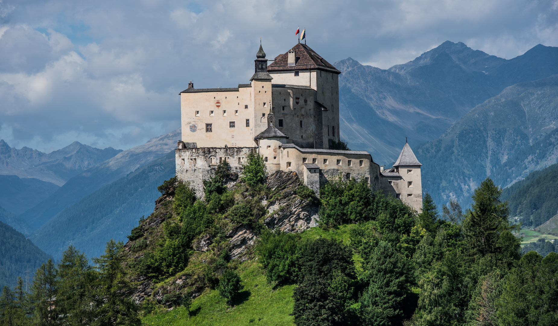 Schloss Tarasp Foto & Bild | europe, schweiz & liechtenstein, kt. graubünden Bilder auf ...