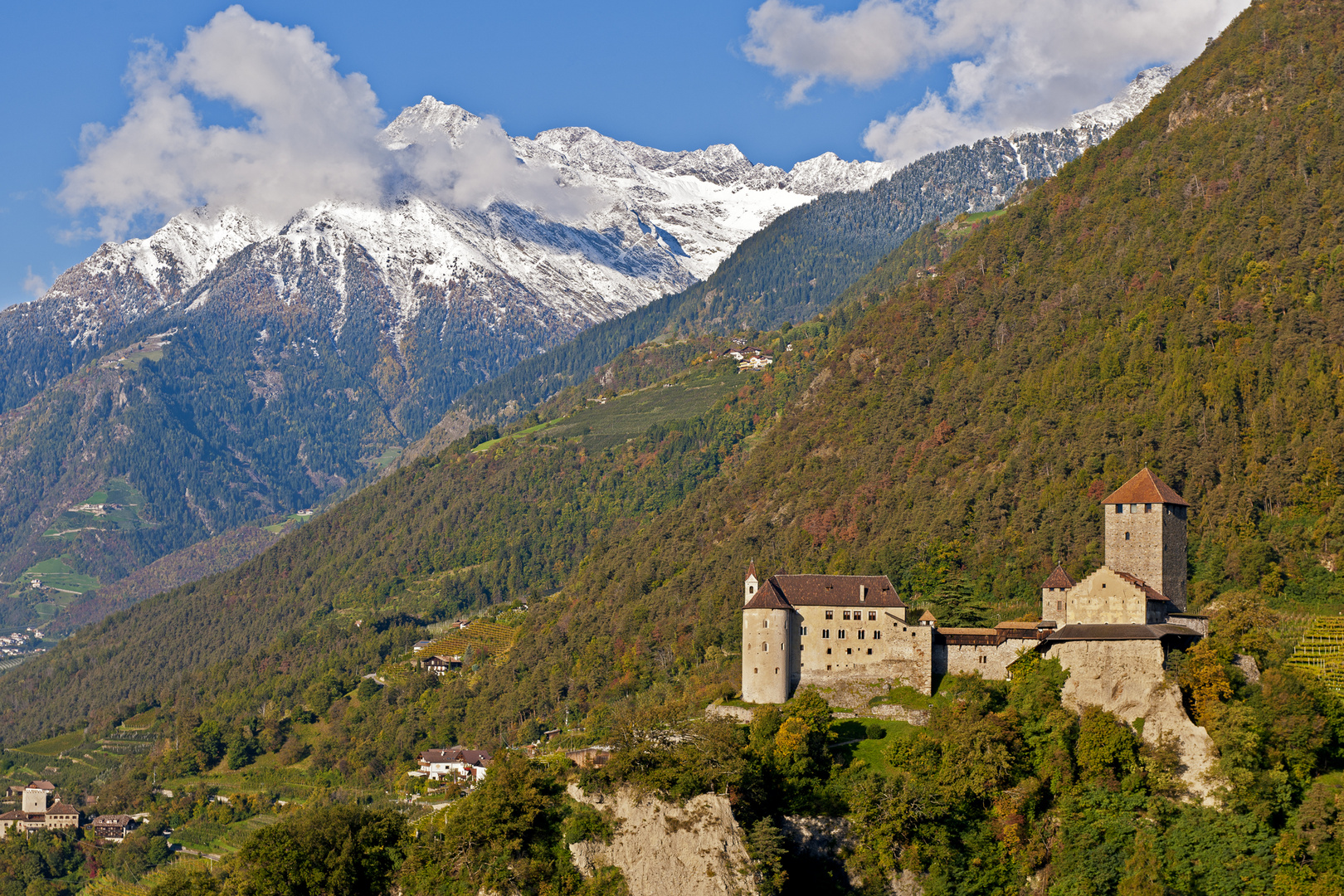 Schloß Tirol - Meran / Südtirol Foto & Bild | landschaft, berge, natur ...