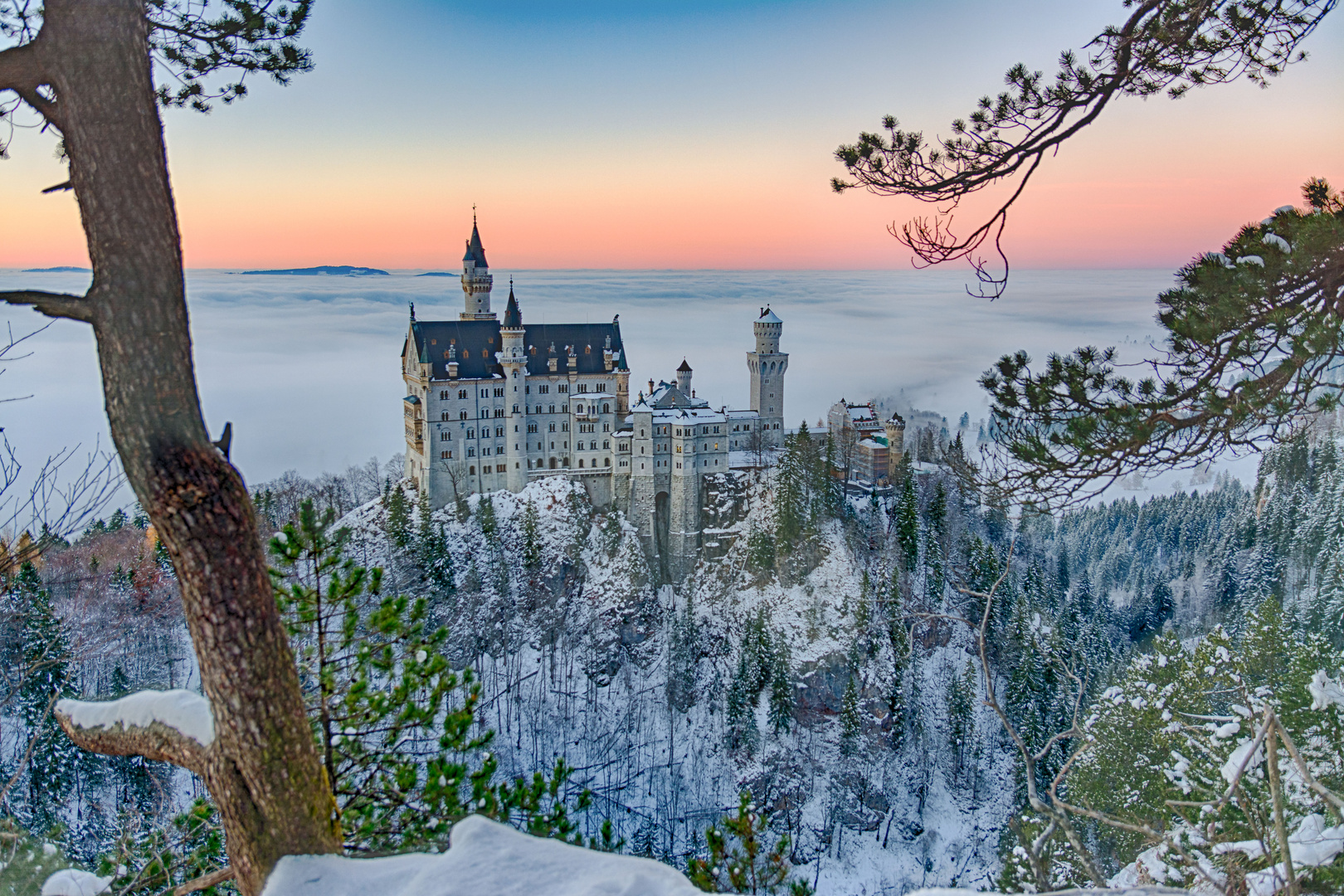 Schloss über den Wolken Foto & Bild | deutschland, europe, bayern Bilder auf fotocommunity