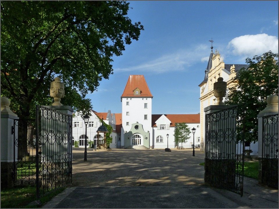 Schloss und Gut Liebenberg Foto & Bild | world, brandenburg ...
