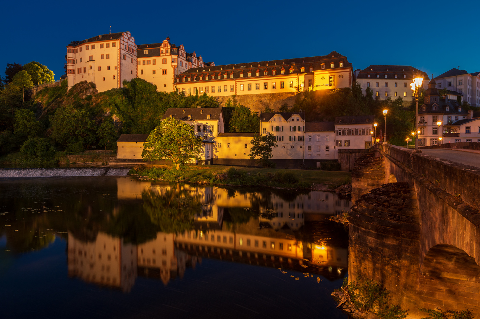 Schloss Weilburg an der Lahn Foto & Bild | world, wasser, schloss ...