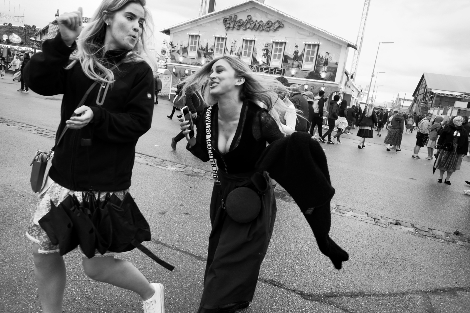 Schnappschuss Foto & Bild | streetfotografie mit menschen, kommunikation; grafik; szenen ...