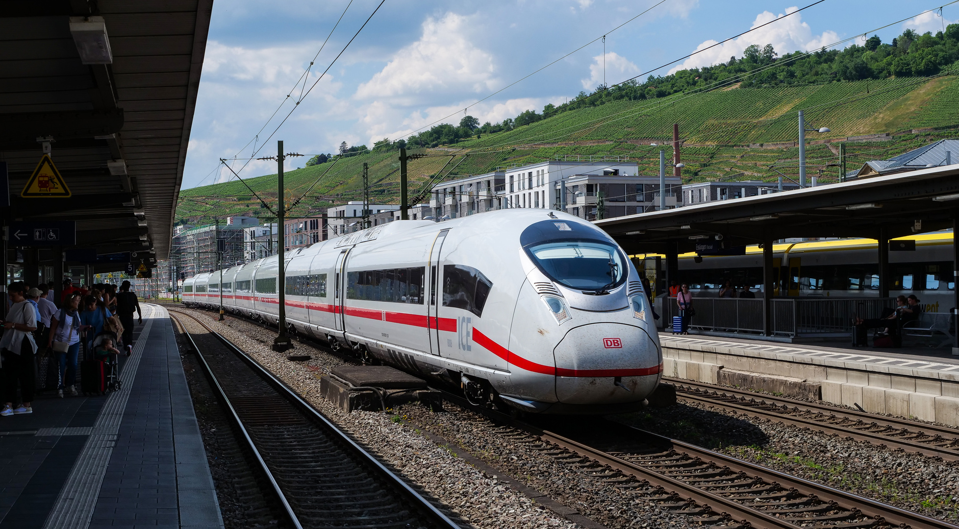 Schnelle Durchfahrt Foto & Bild | eisenbahn, hgz hst - tgv, esllingen ...