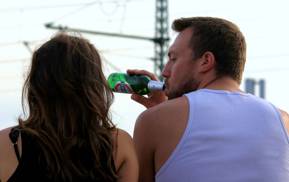 Schön saufen oder Schönsaufen ? Foto & Bild | erwachsene, alltagsereignisse, menschen in der ...