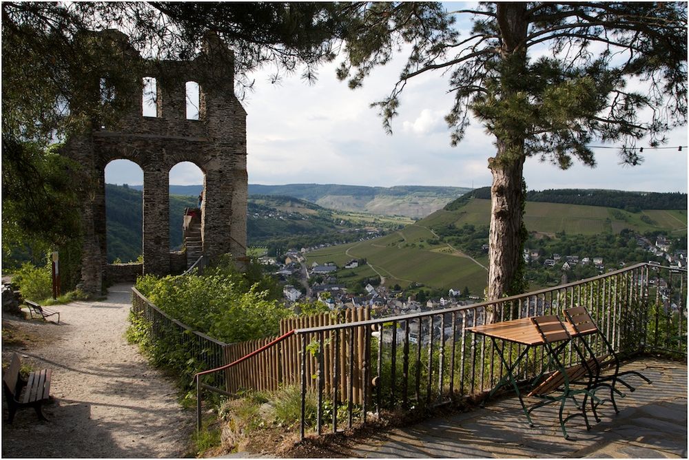 Schöne Aussicht - Blick ins Moseltal auf Traben - Trabach von der ...