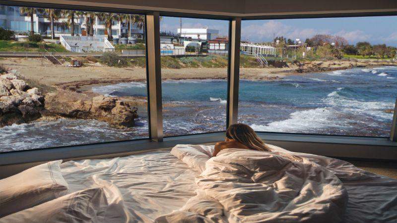 Schöne Aussicht hat das Mädel Foto & Bild | wasser, natur, glas Bilder ...