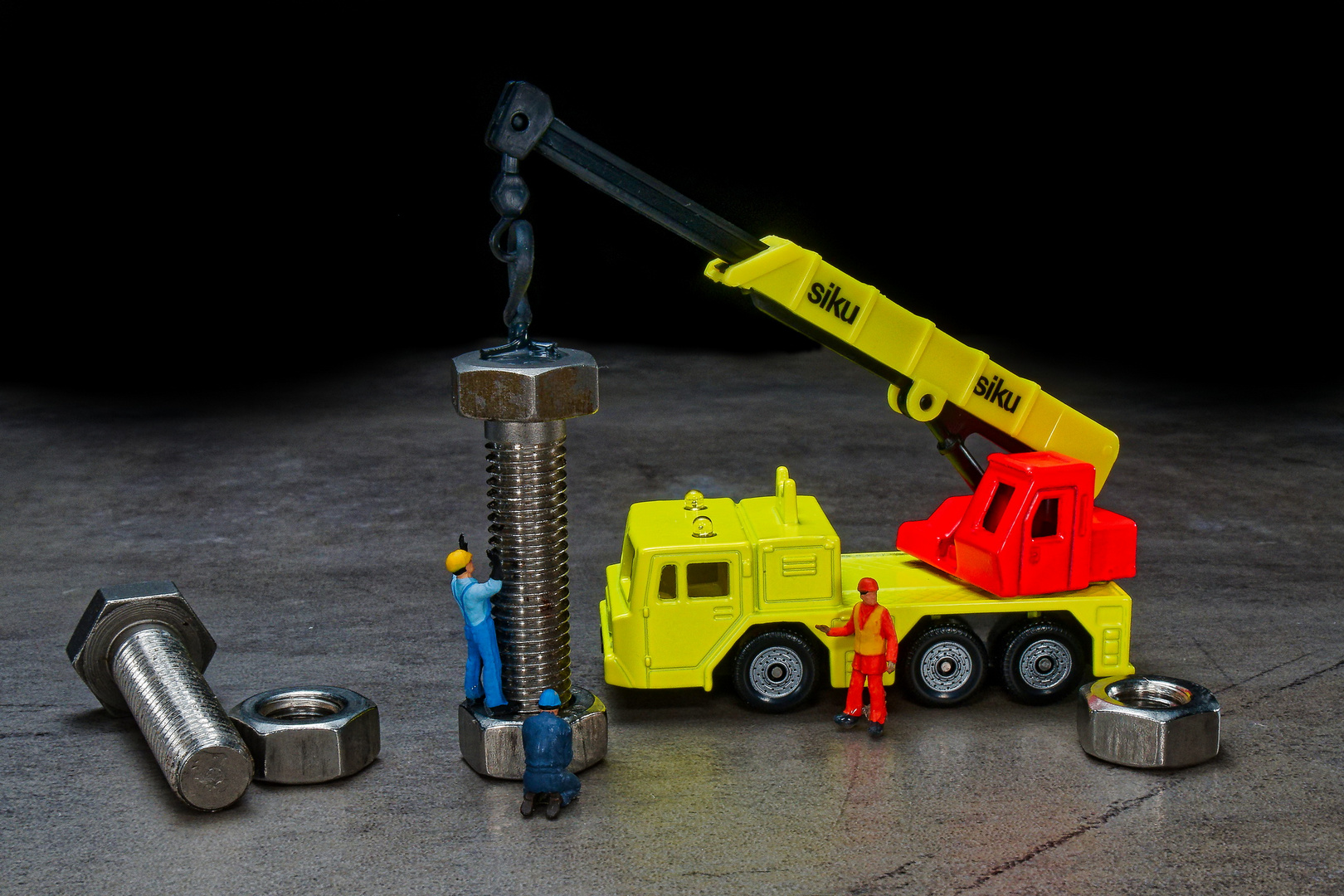 Schraube locker.... Foto & Bild | stillleben, figuren und miniaturen ...