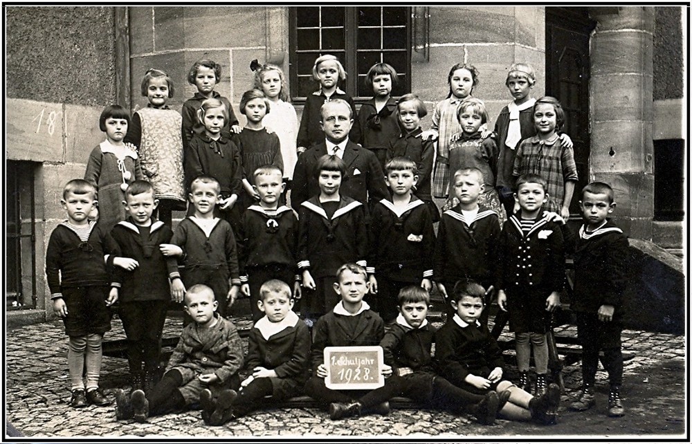 Schulklasse in Nürnberg Foto & Bild | alte berufe, specials, was immer ...