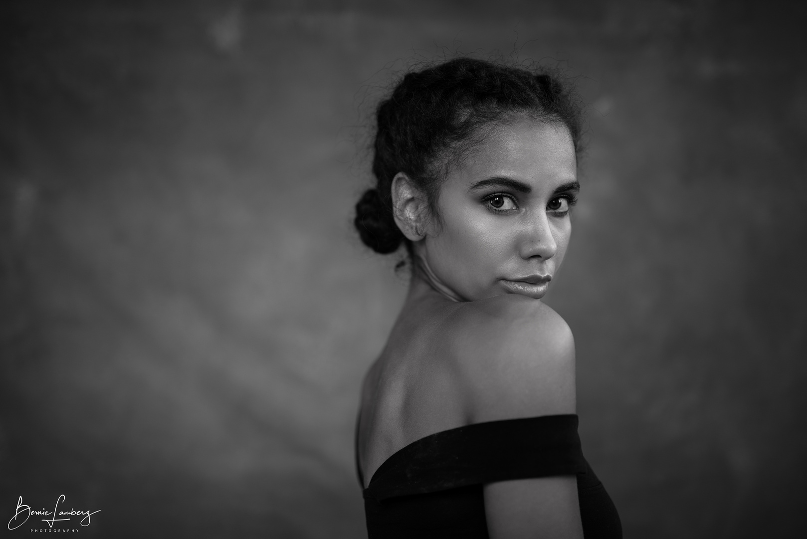 Schulterblick Foto & Bild | portrait, portrait frauen, indoor Bilder auf fotocommunity