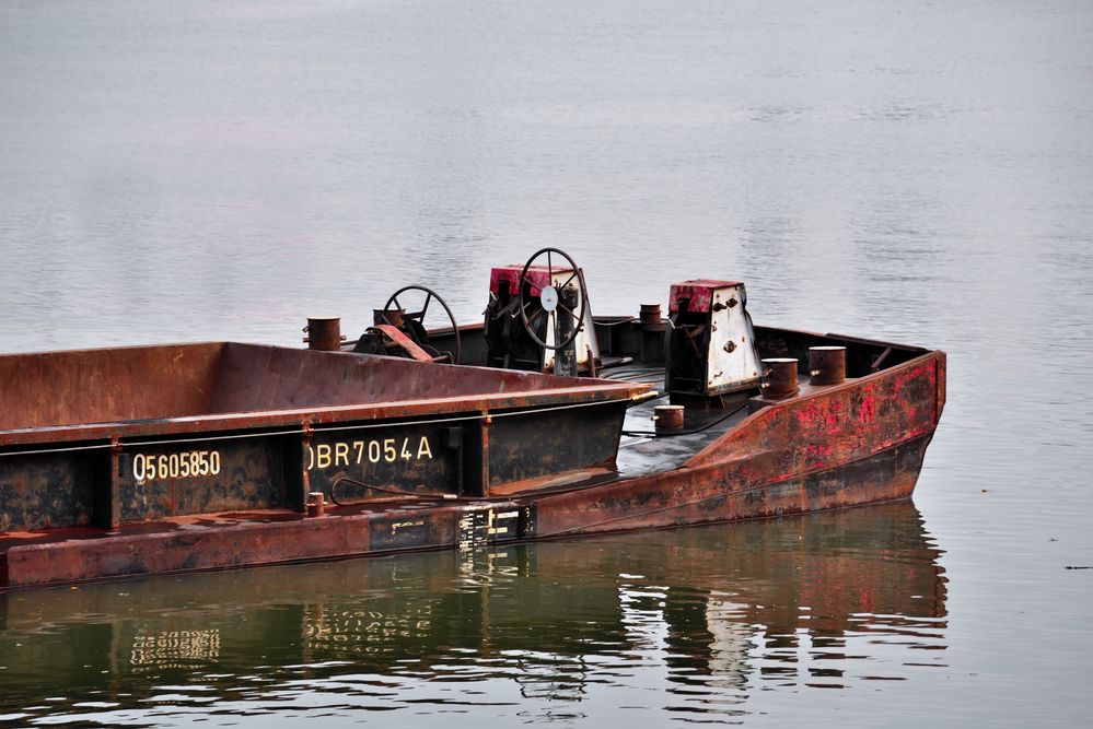 Schute Foto & Bild | wasser, hafen, elbe Bilder auf fotocommunity