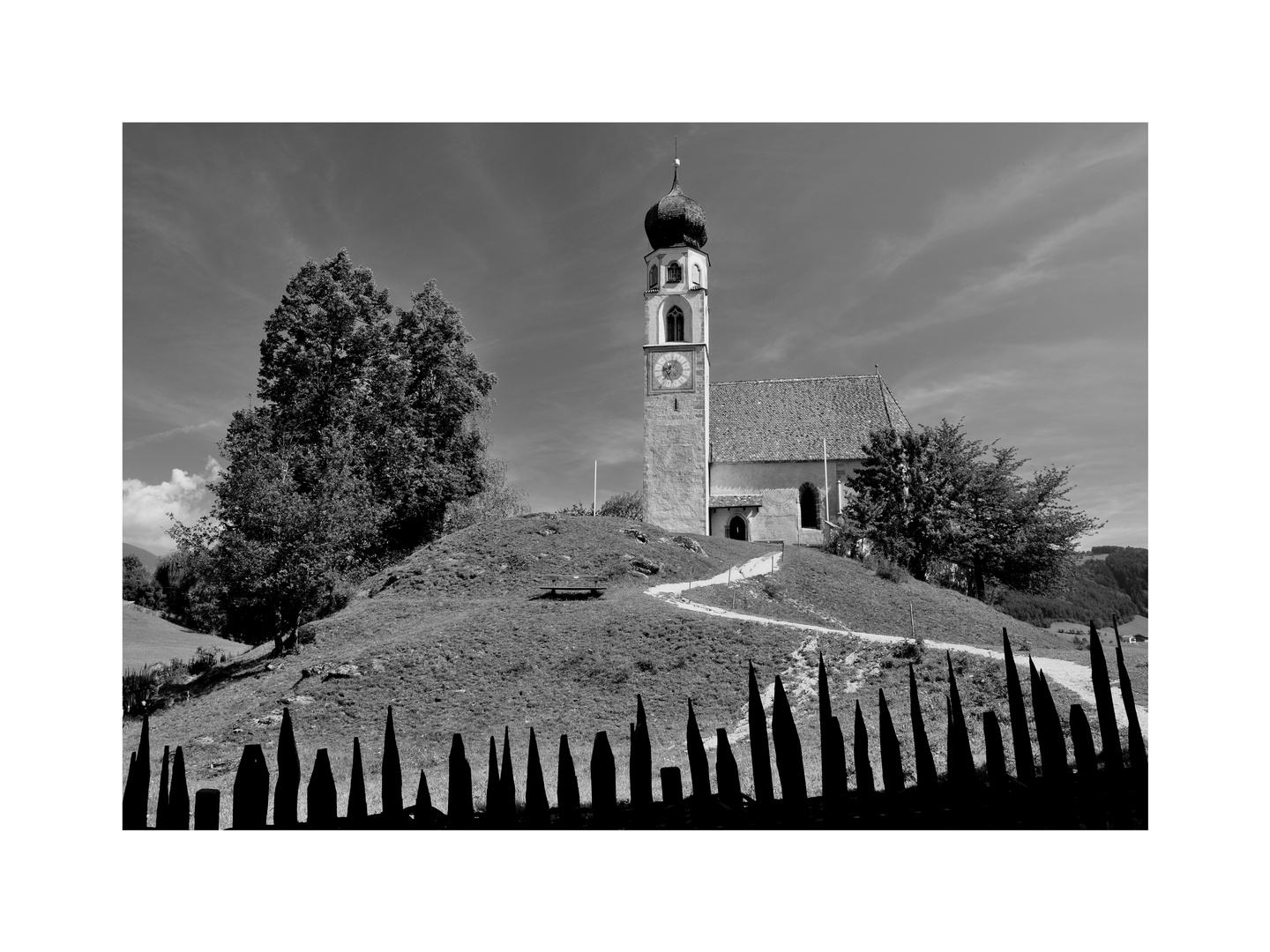 Schutz oder Sperre? Foto & Bild | mystische orte, specials, black ...