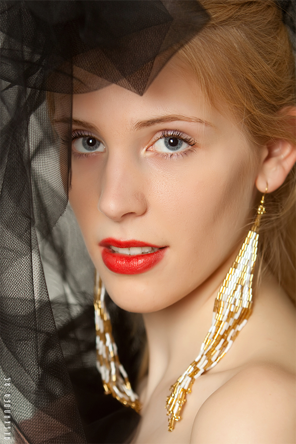 schwarz-rot-gold Foto & Bild | portrait, portrait frauen, indoor Bilder ...
