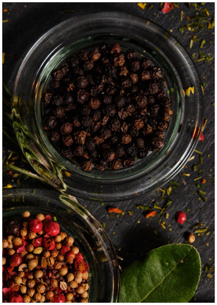 Schwarzer Pfeffer Foto & Bild | arrangiert, stillleben, tabletop Bilder ...