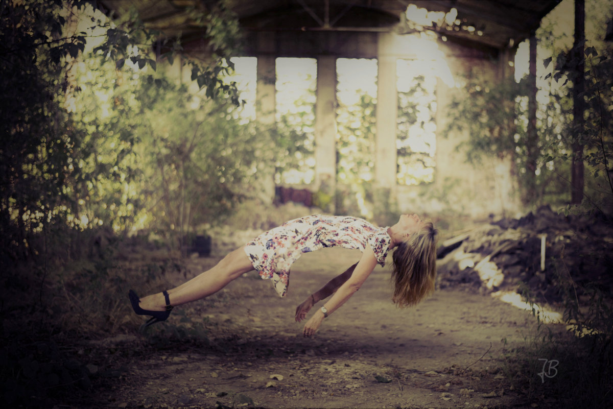 ...Schwebe... Foto & Bild | fotomontage, fantasy mystery, composing Bilder auf fotocommunity