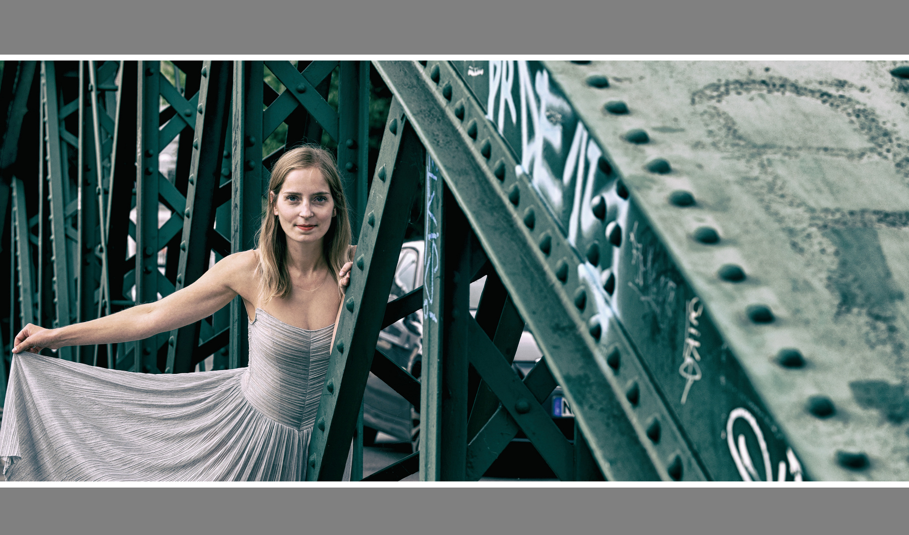 schwebend Foto & Bild | portrait, streetfotografie mit menschen, portrait frauen Bilder auf ...