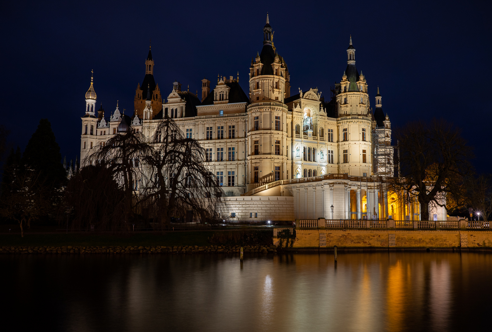 Schweriner Schloss Foto & Bild | nacht, schloss, architektur Bilder auf ...