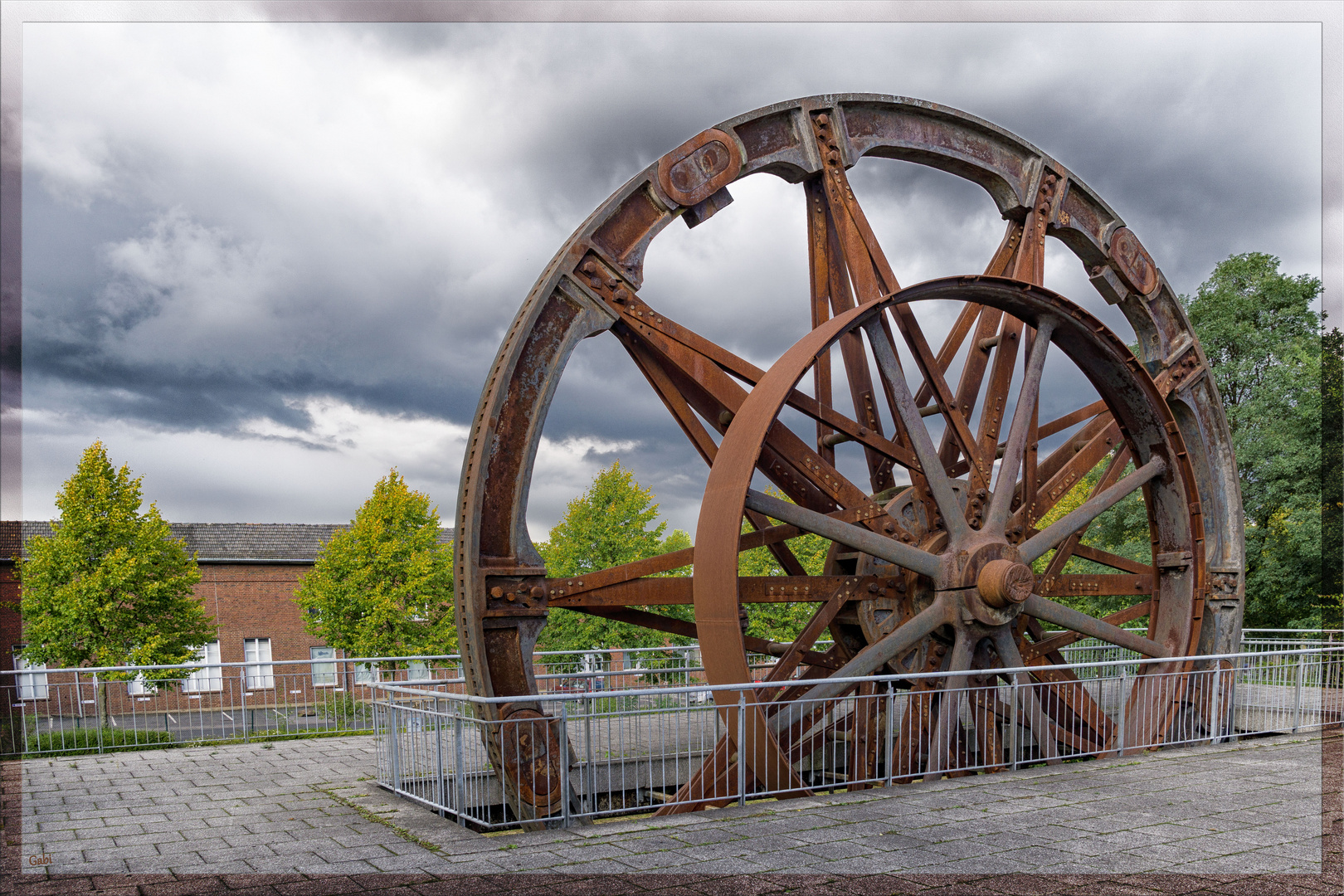 Schwungrad Foto & Bild | historisches, architektur, metall Bilder auf ...