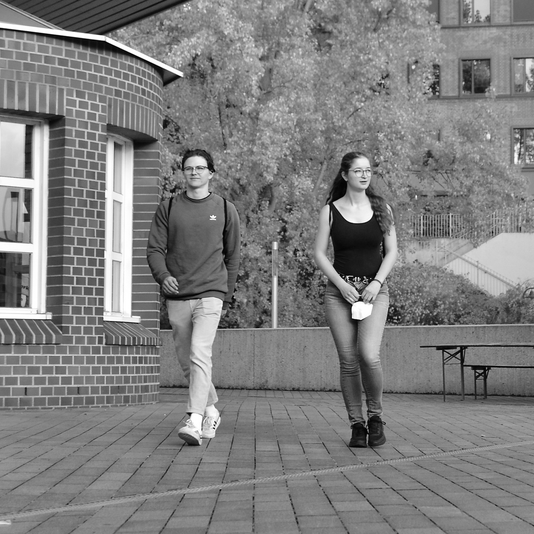 Schwungvoll Foto & Bild | erwachsene menschen, streetfotografie mit menschen, zwei menschen ...