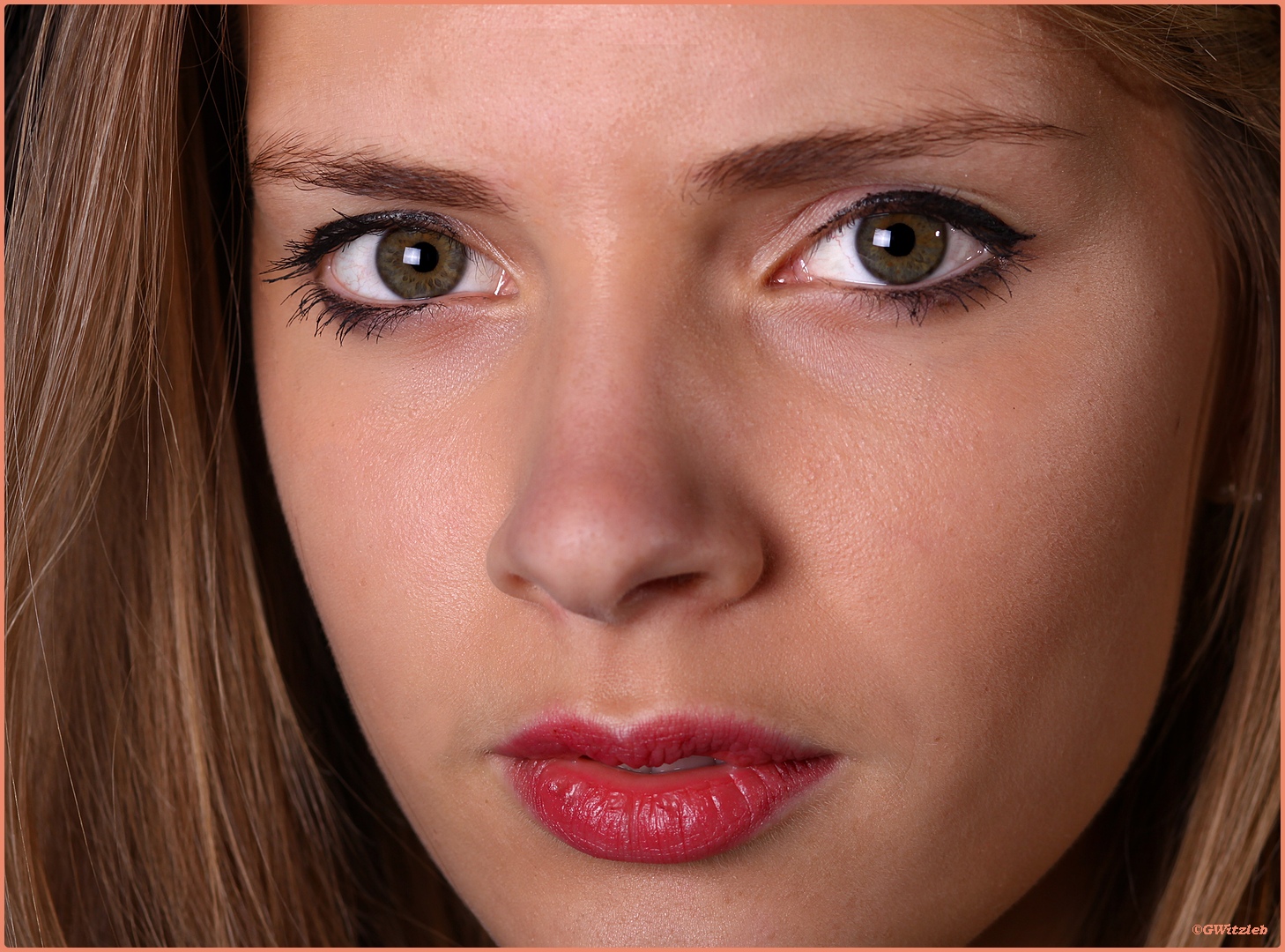 Séance studio photo et image | portraits, portraits au féminin ...