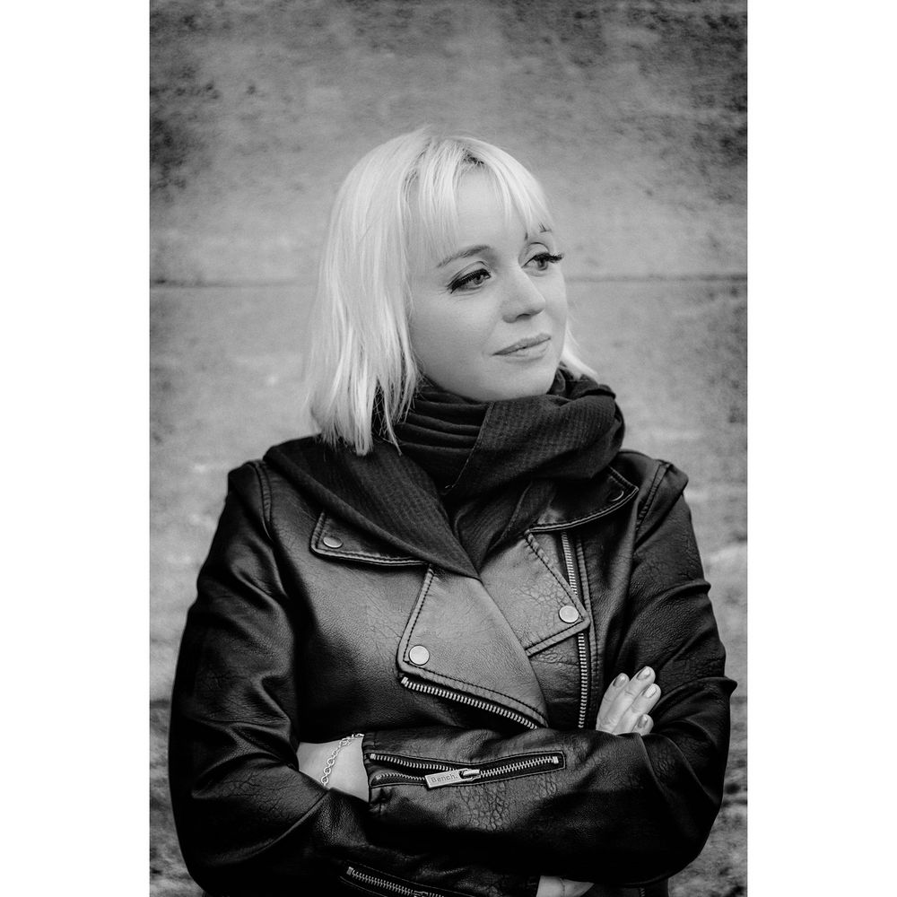 Secret smile... Foto & Bild | portrait, model, menschen Bilder auf ...