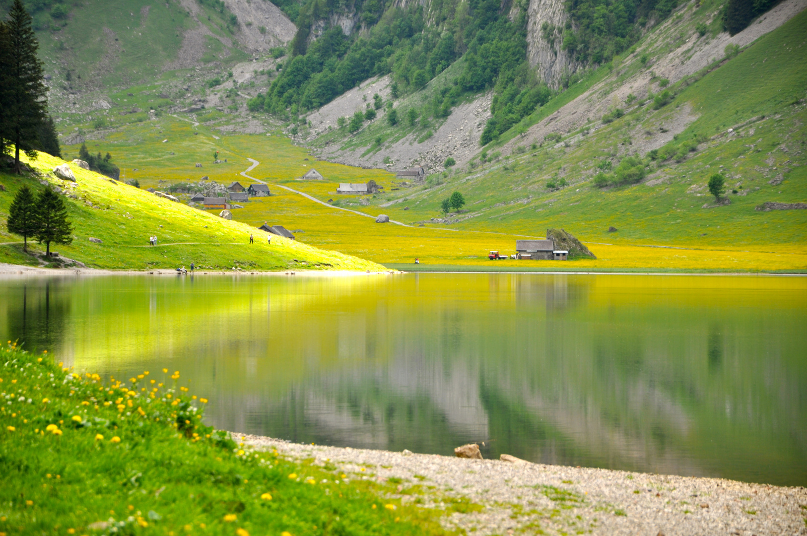 >Seealpsee Foto & Bild | landschaft, berge, bergseen Bilder auf ...